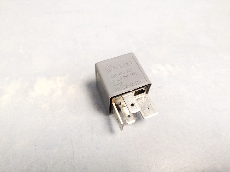 1K0906381 V23134-B52-X426 Relay module Volkswagen Golf 2008 ...