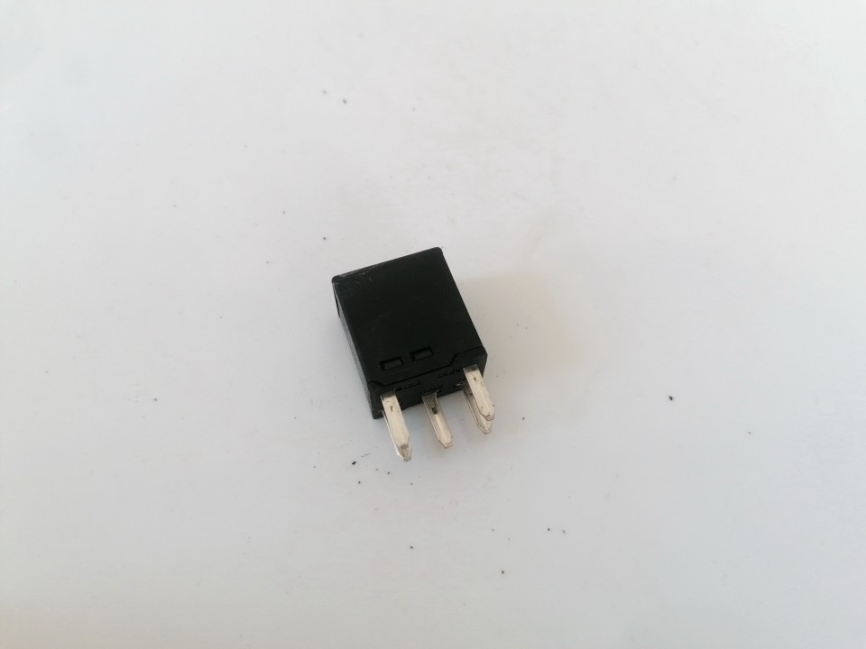 56049018ab 0431301b Relay module Chrysler Pacifica 2005 3.5L ...