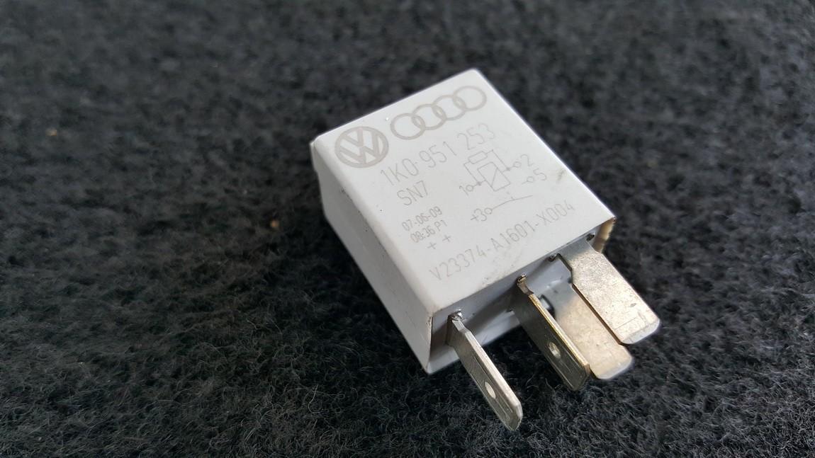 1K0951253 0332011100 Relay module Volkswagen Passat 2008 - EIS00236046 ...