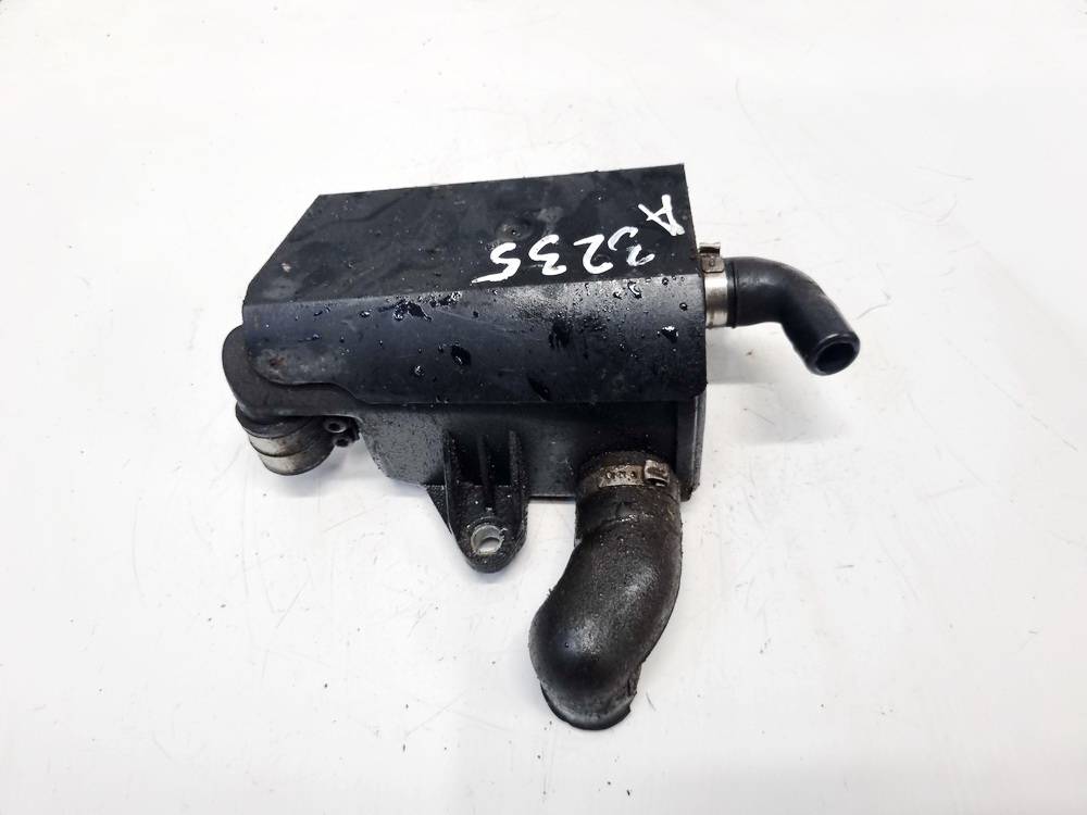 1271988 used Replacing Oil Breather (Oil Decanter) Volvo S40 1998 1.8L ...