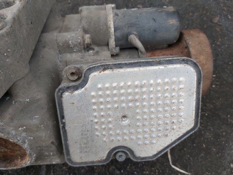 P31256297 S1685053 Rear Differential Oil Pump (Haldex Pre-charge) Land ...