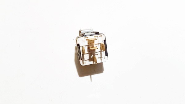 10r027025 used Relay module Volkswagen Touran 2003 1.9L - EIS00936225 ...