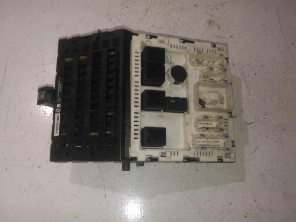 7703297183H Renault Megane 1996 Fuse box | EuroImpex