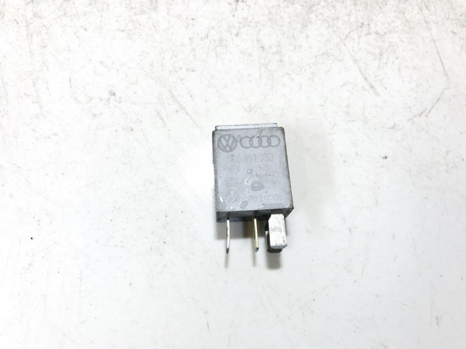1k0951253 0332011100 Relay module Volkswagen Passat 1999 1.6L 4EUR ...