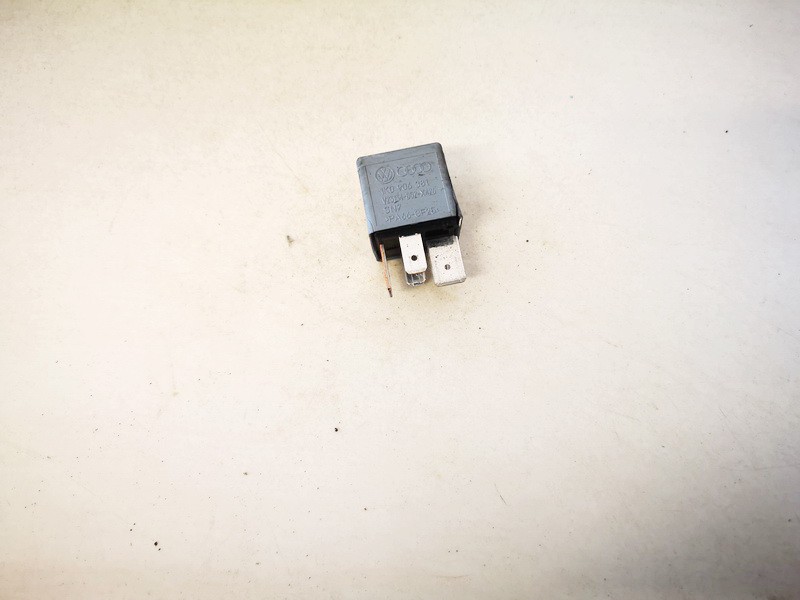 1K0906381 Volkswagen Touran 2004 Relay module | EuroImpex