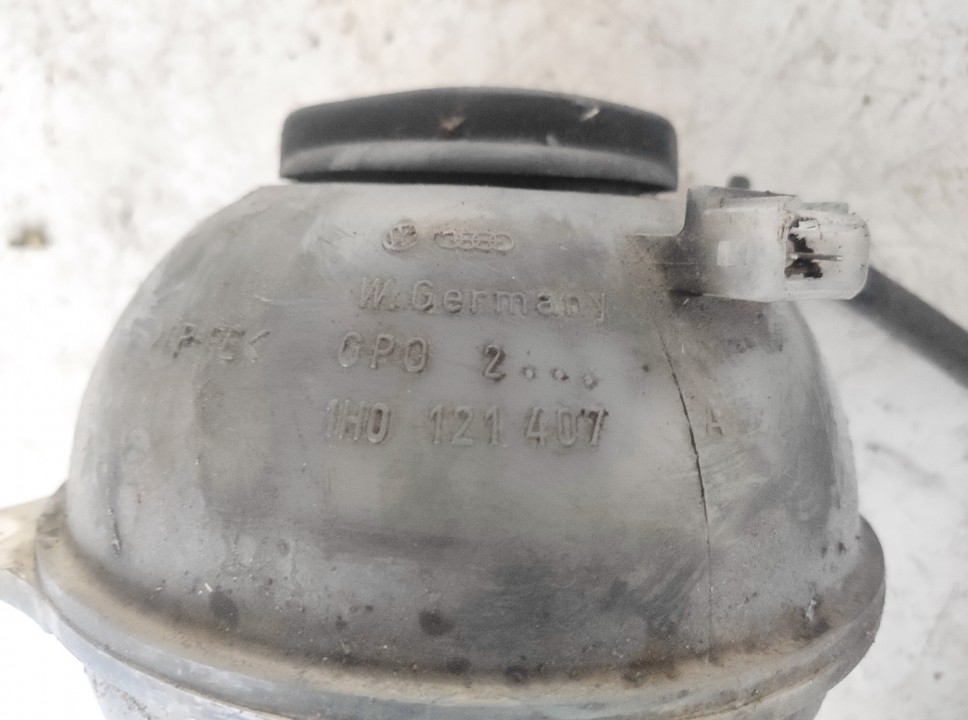 1h0121407 used Expansion Tank coolant (RADIATOR EXPANSION TANK BOTTLE ...