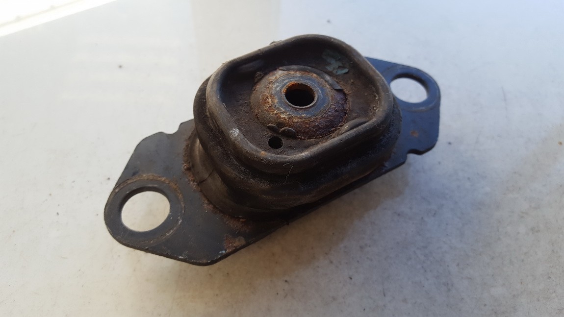 8200852861 USED Engine Mounting and Transmission Mount (Engine support ...