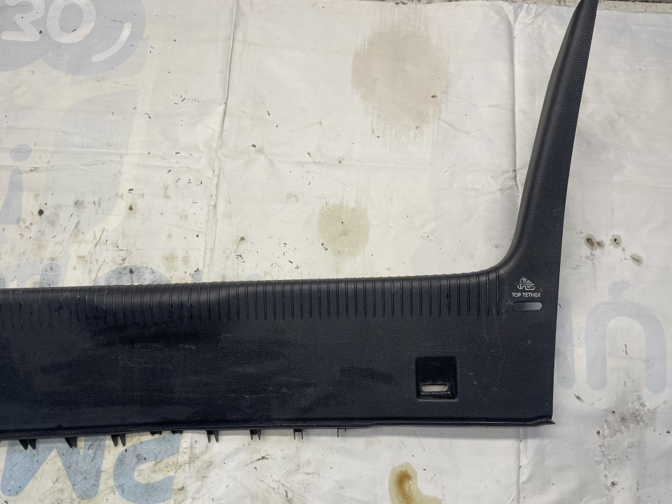 1k6863459 used Metal Boot Lip Cover Volkswagen Golf 2004 2.0L ...
