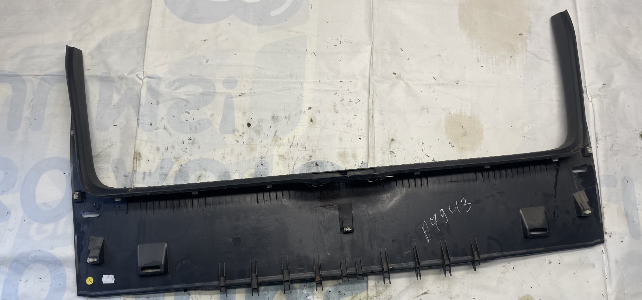 1k6863459 used Metal Boot Lip Cover Volkswagen Golf 2004 2.0L ...