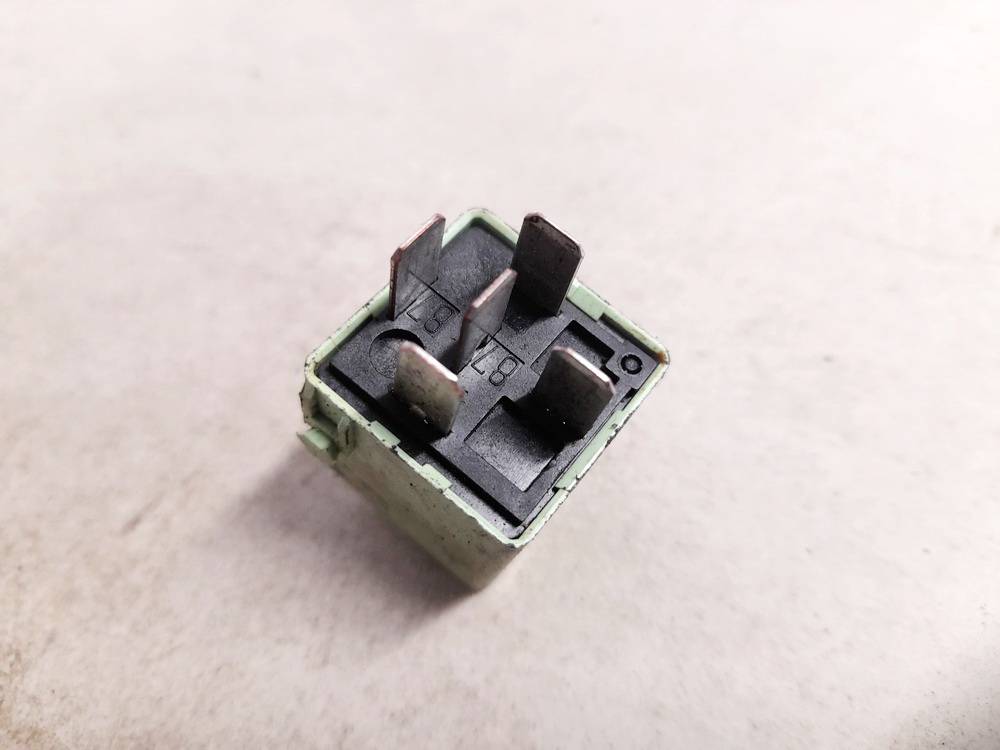 61368373700 6136-8373700 Relay module BMW 5-Series 1999 - EIS01756511 ...
