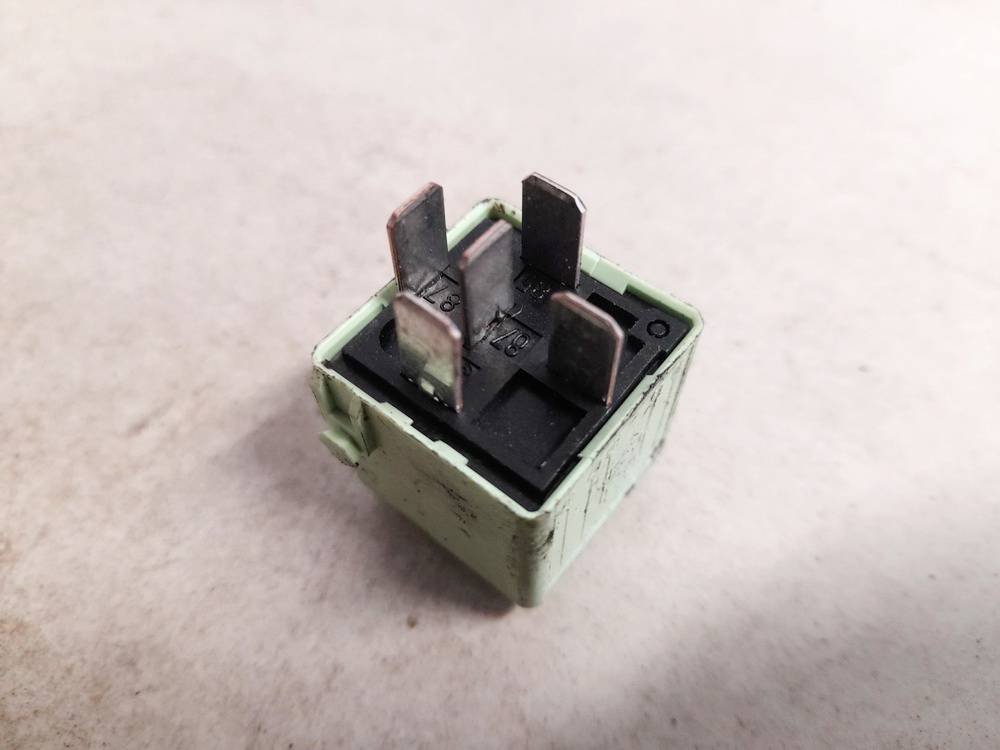 61368373700 6136-8373700 Relay module BMW 5-Series 1999 - EIS01756520 ...