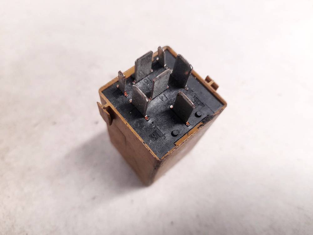 61368384505 6136-8384505, v23141-b3001-x15, v23141b3001x15 Relay module ...