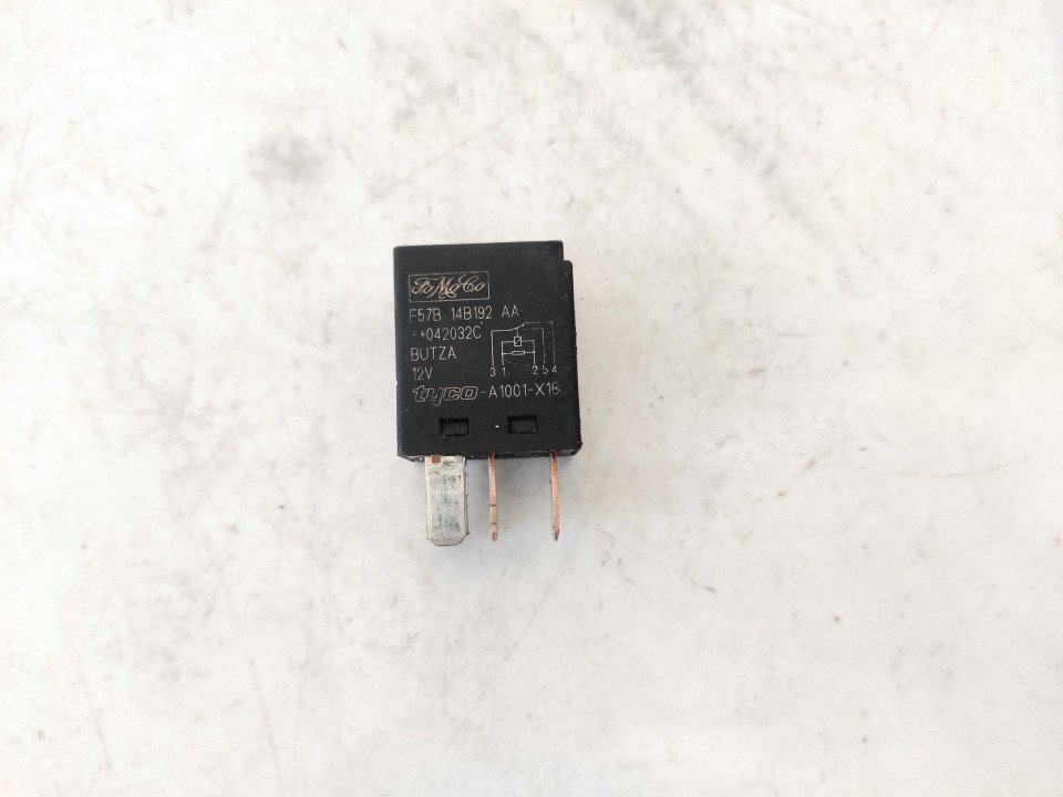 f57b14b192aa f57b-14b192-aa Relay module Ford Focus 2001 1.8L ...