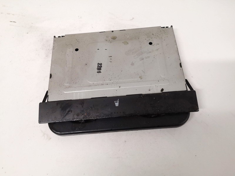 1j0858601 used Cup holder and Coin tray Volkswagen Golf 1998 1.4L ...