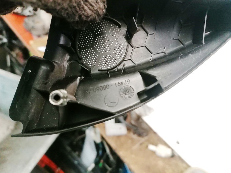 6749105060 67491-05060 Front grille speaker right side Toyota Avensis ...