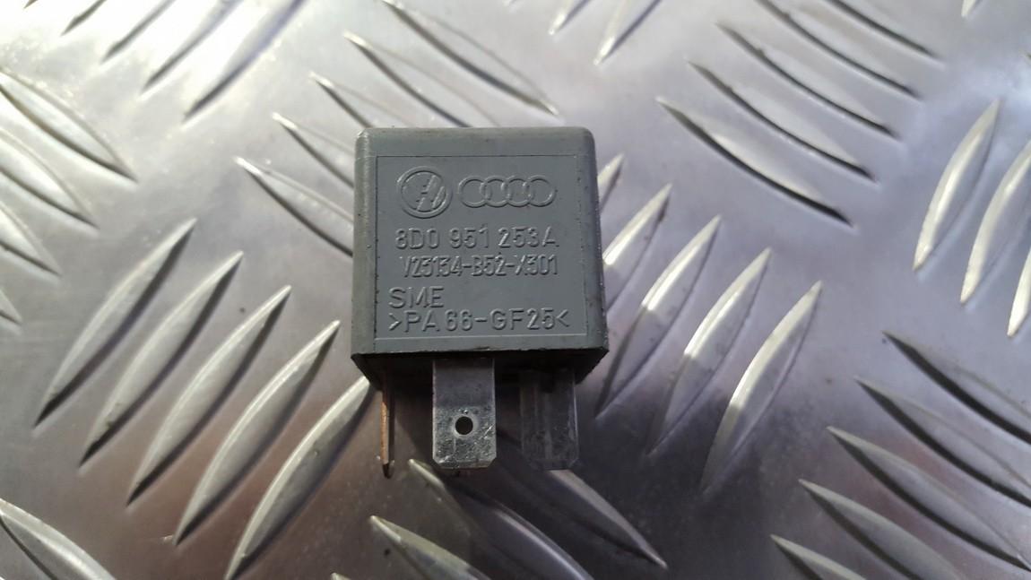 8D0951253A V23134-B52-X301, V23134B52X301 Relay module Volkswagen ...