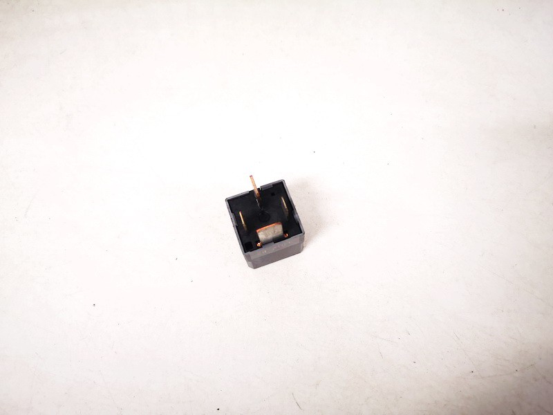 13500120 used Relay module Chevrolet Orlando 2011 1.8L - EIS01316668 ...