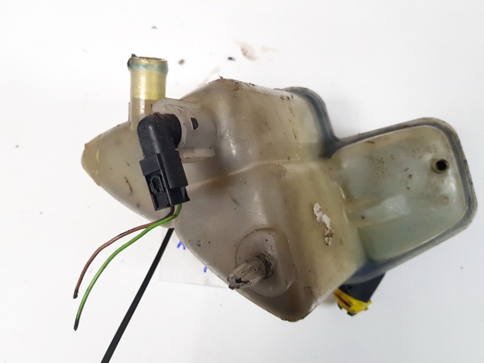 1685000249 used Expansion Tank coolant (RADIATOR EXPANSION TANK BOTTLE ...