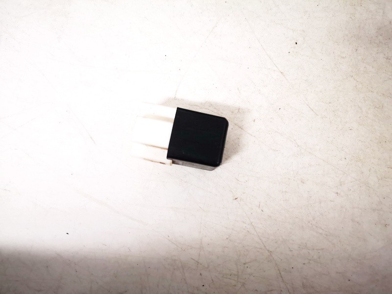 9098702010 90987-02010, 156700-0060 Relay module Toyota Previa 2003 2 ...