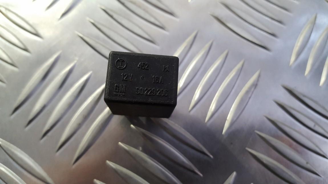 GM90229206 90229206, 452 Relay module SAAB 9-5 1999 - EIS00326717 ...