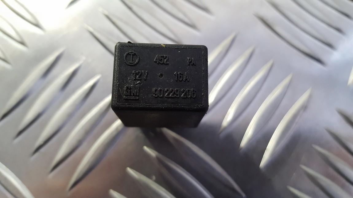 GM90229206 90229206, 452 Relay module SAAB 9-5 1998 - EIS00326722 ...