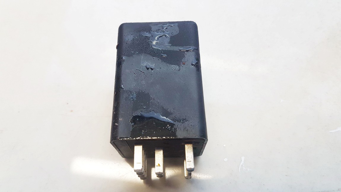 0281003053 Mitsubishi Outlander 2010 Glow plug relay | EuroImpex