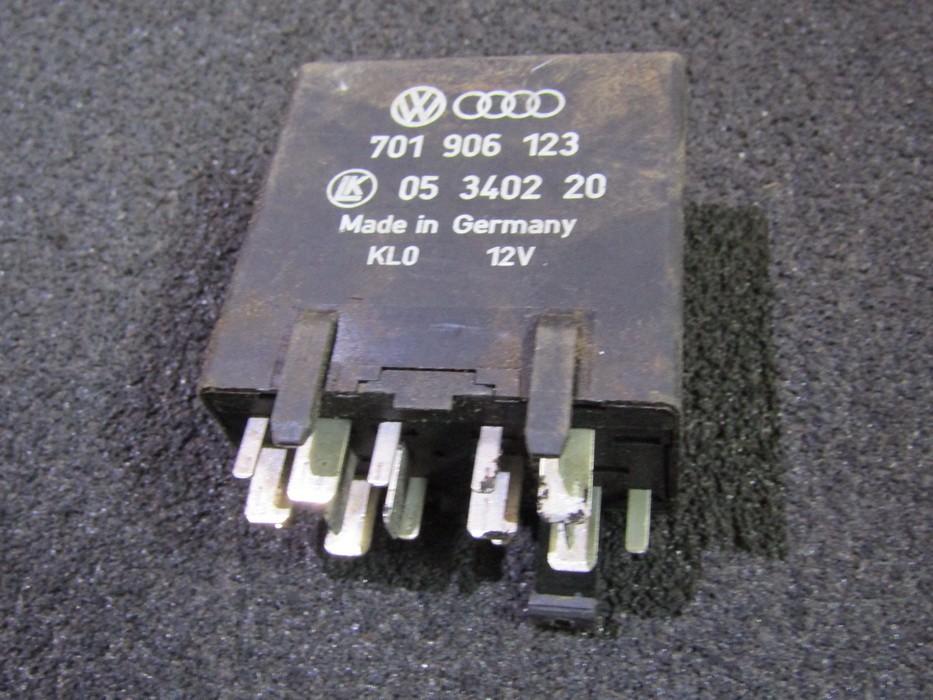 701906123 Volkswagen Transporter 1994 Relay module | EuroImpex