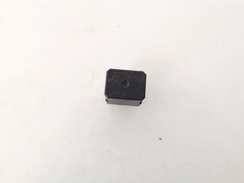acm33221 um4667730 Relay module Mazda 2 2008 1.3L - EIS01056872 | Used ...