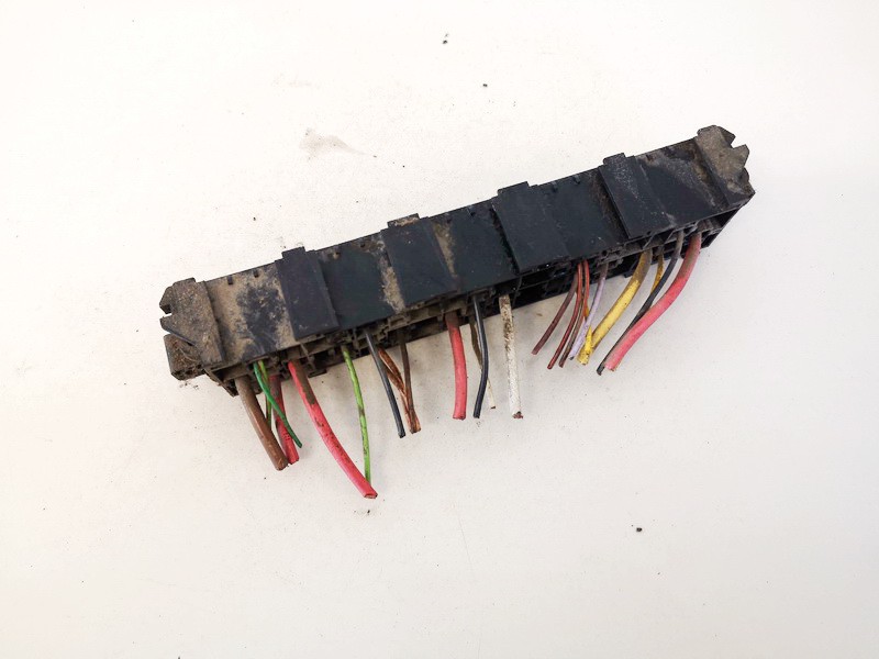 7703297572 used Fuse box Renault Master 2005 2.5L - EIS01096873 | Used ...
