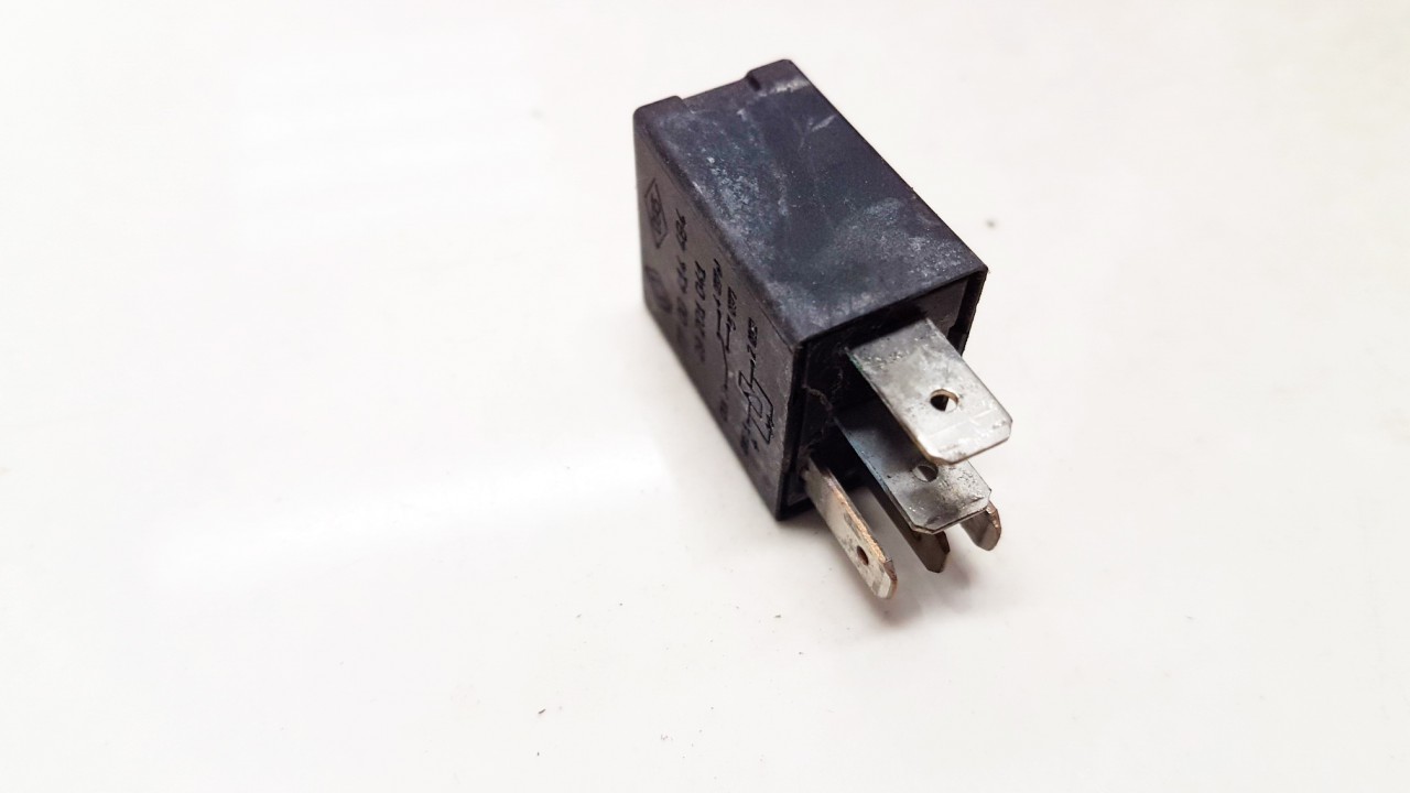 7700414484 201041 Relay module Renault Megane 2002 1.4L - EIS00956973 ...
