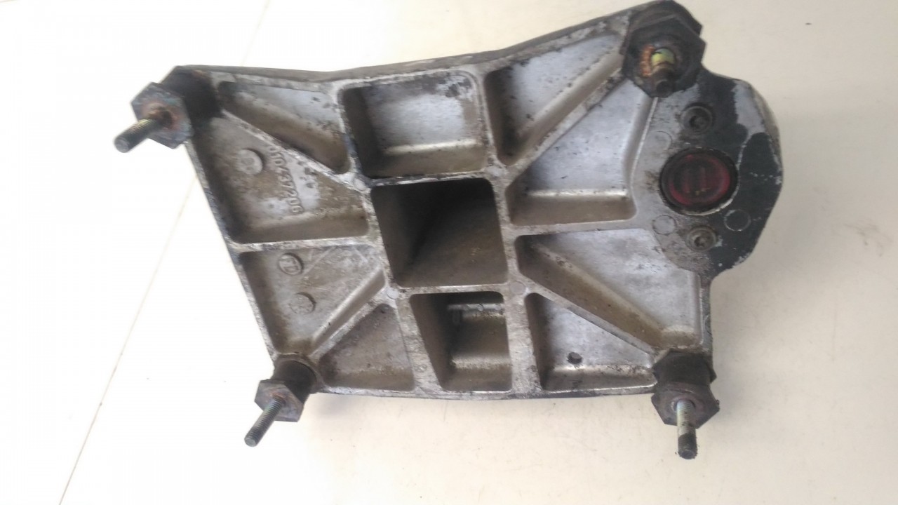 5600632598 5010437206 Engine Mount Bracket and Gearbox Mount Bracket ...
