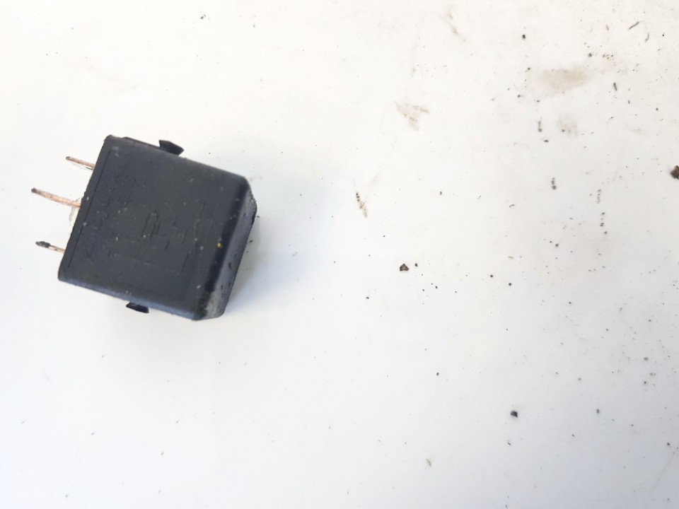 a0025421319 v23134-b52-x336 Relay module Mercedes-Benz CLK-CLASS 2000 2 ...
