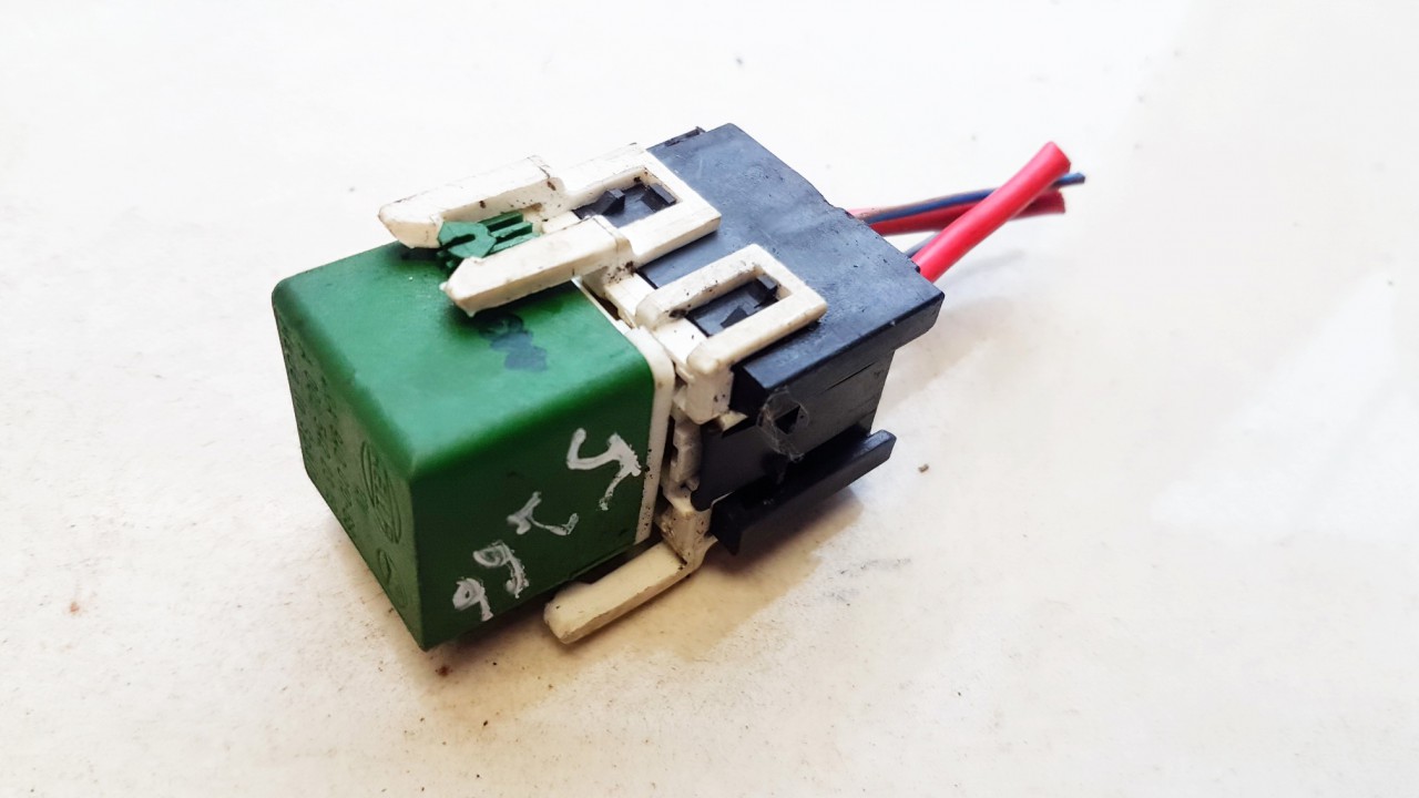 A0025422319 USED Relay module Mercedes-Benz E-CLASS 2005 2.7L ...