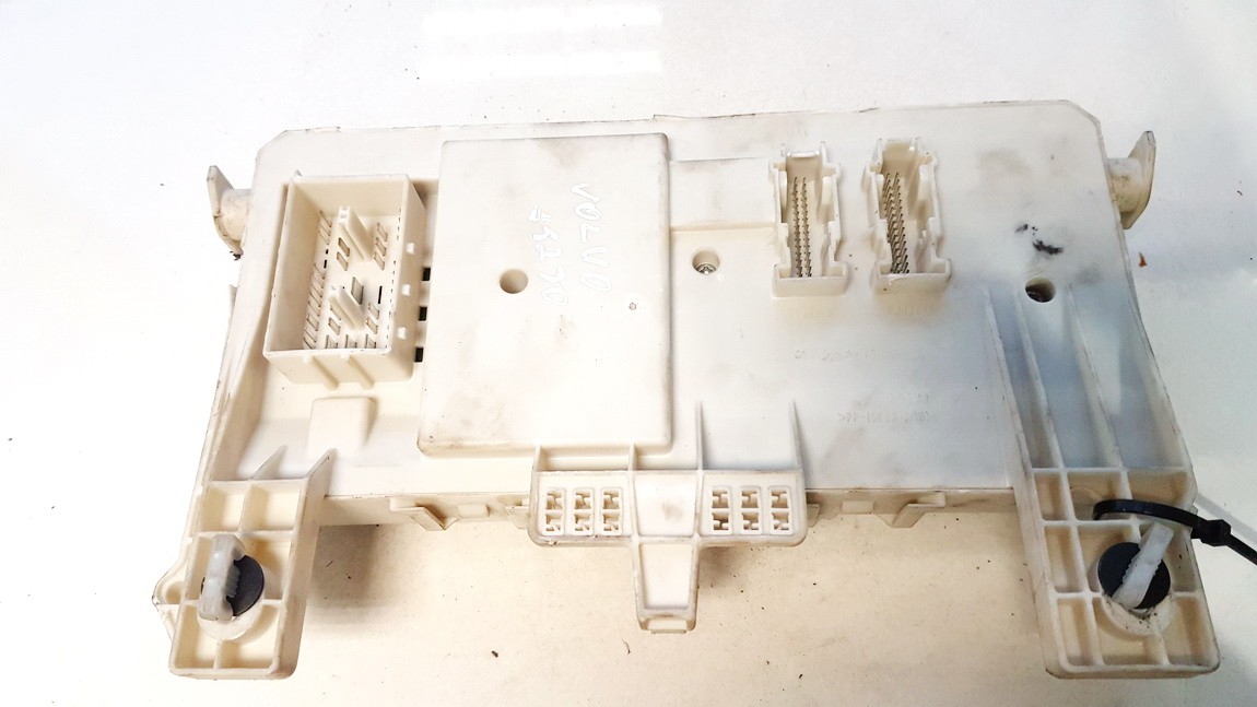 30728906 saej94503 Fuse box Volvo V50 2006 1.6L - EIS00927022 | Used ...