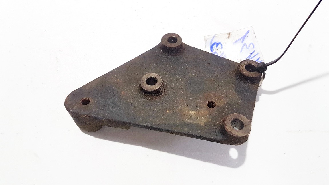 100011 td0100011 Engine Mount Bracket and Gearbox Mount Bracket Rover ...