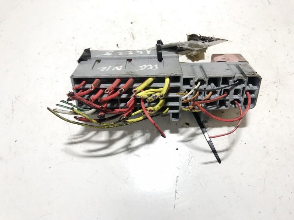 8200051112 8200338695 Fuse box Renault Grand Scenic 2005 1.9L ...