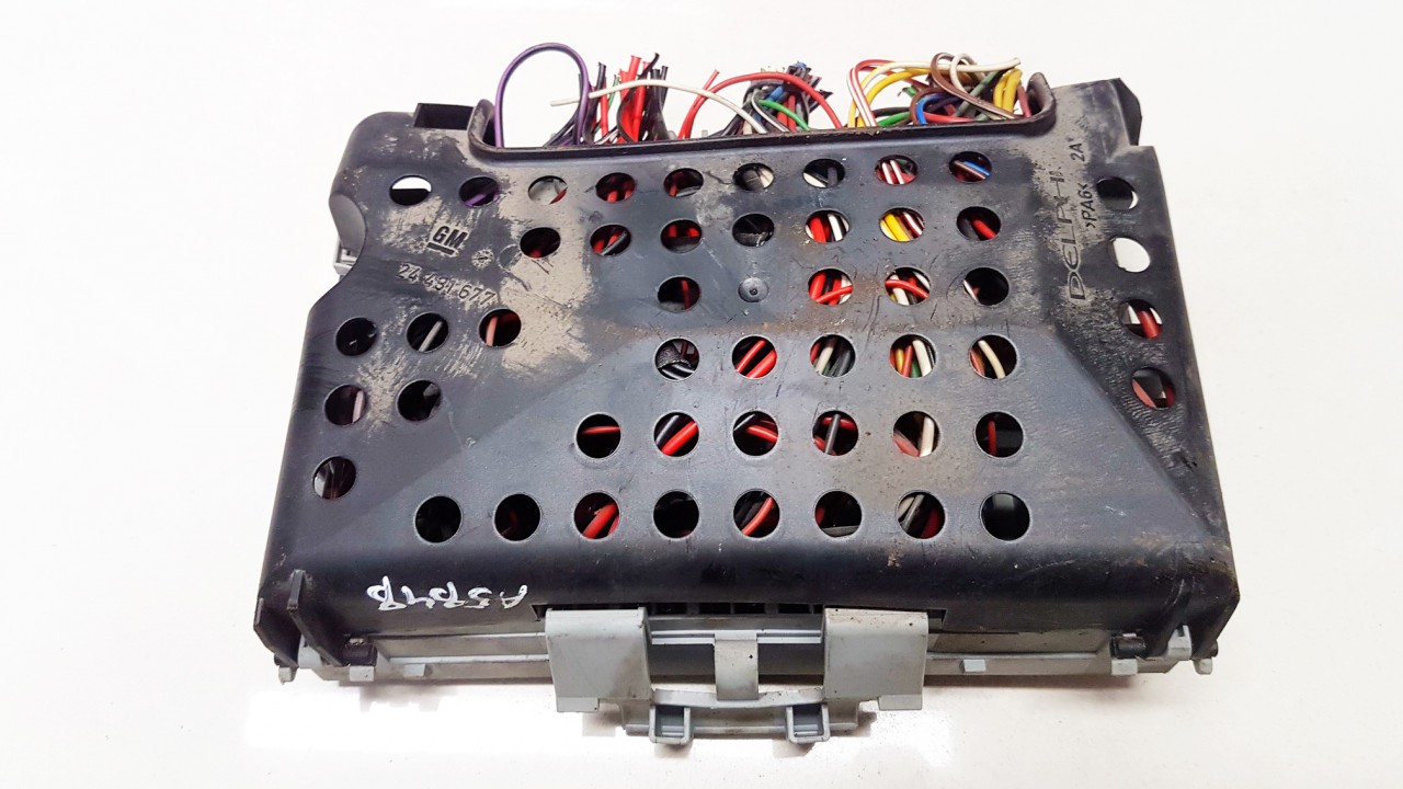 24412497 24431677 Fuse box Opel Astra 2003 1.7L - EIS00950073 | Used ...