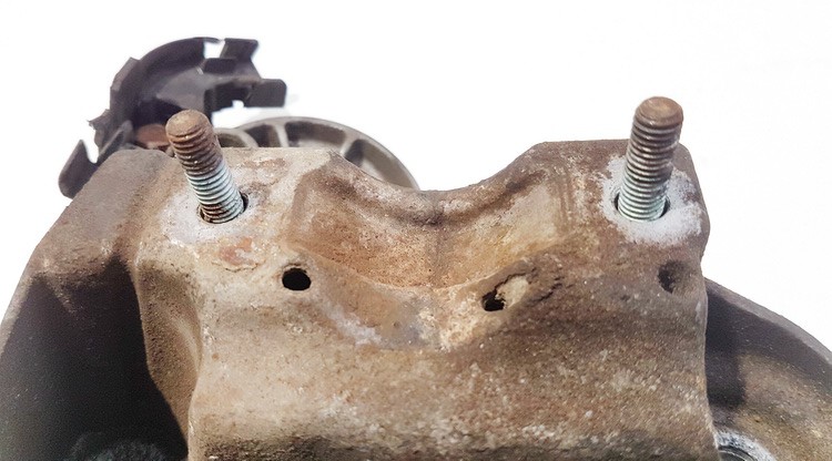 4b0199352a used Engine Mount Bracket and Gearbox Mount Bracket ...
