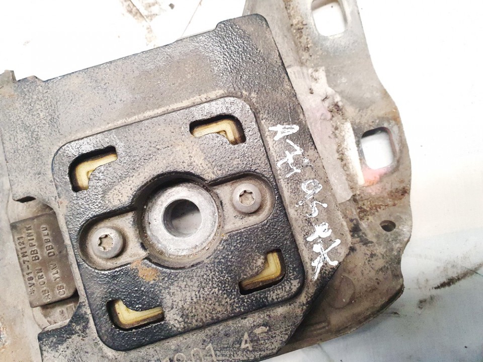 v617m121 v61-7m121 Engine Mounting and Transmission Mount (Engine ...