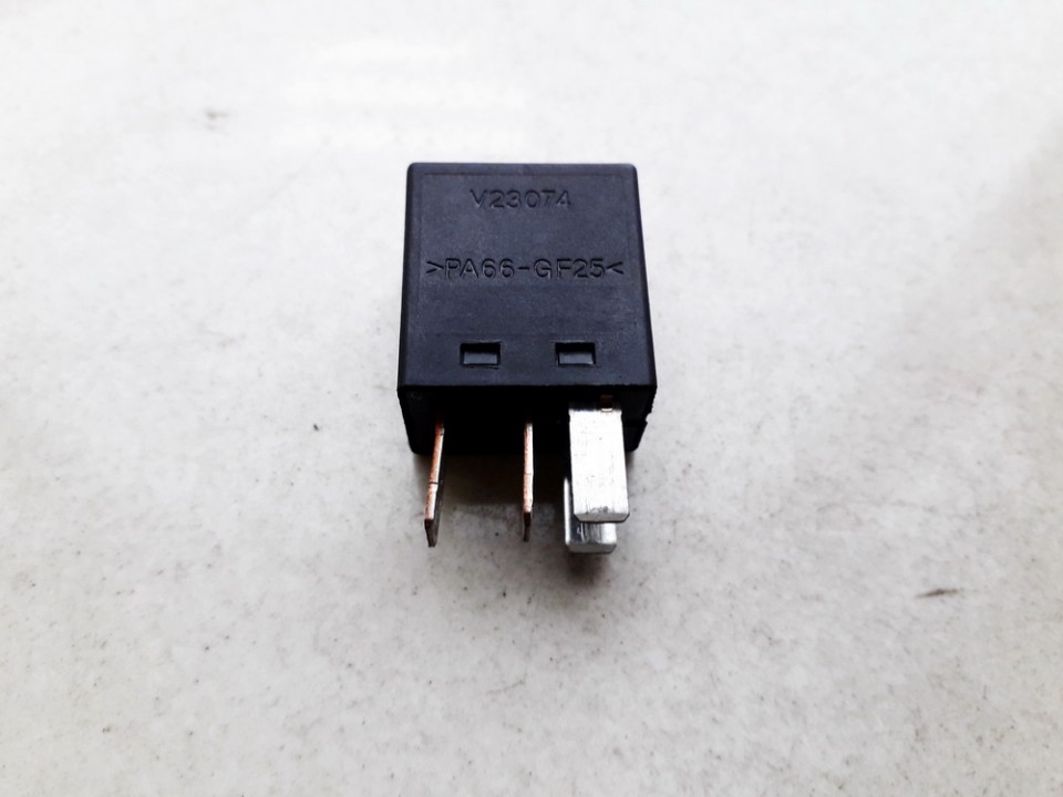 A1001X62 A1001-X62, IN0410 Relay module Mazda 2 2004 1.4L - EIS00930743 ...