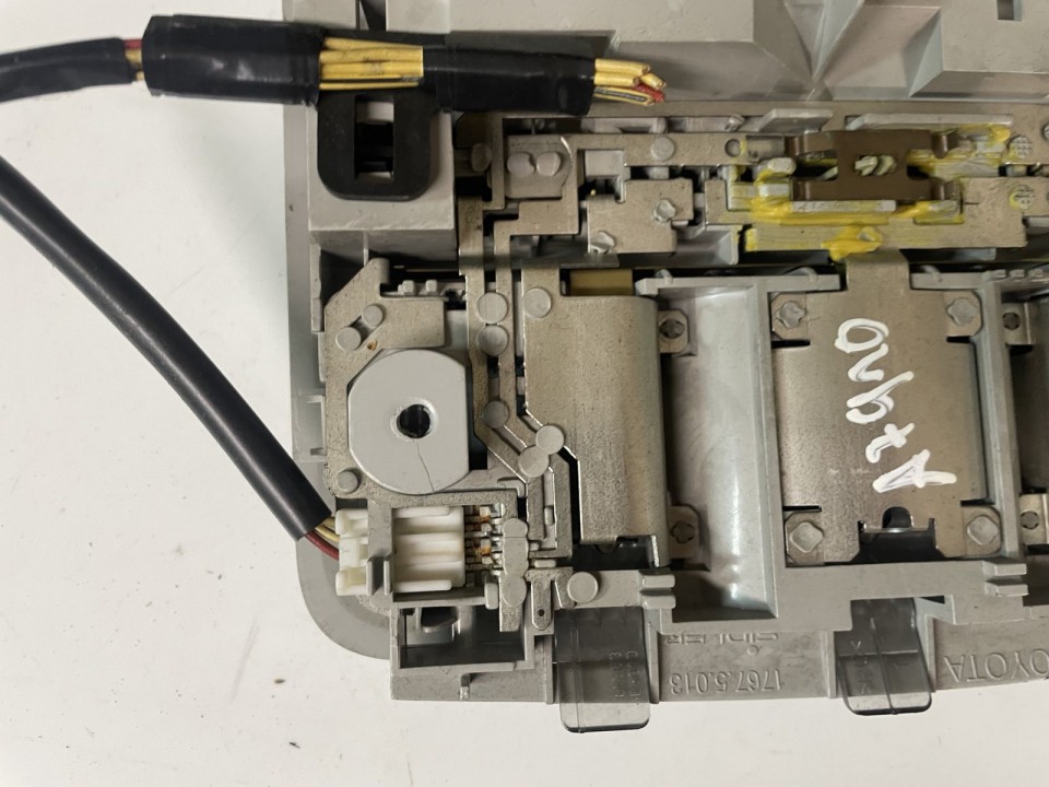 8126305230 81263-05230, 17675013 Front Interior Light Toyota Corolla ...