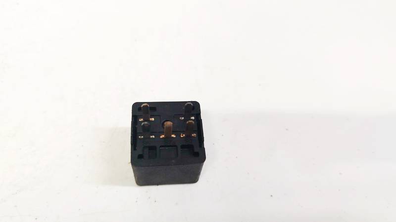 12177234 USED Relay module Cadillac SRX 2005 4.6L - EIS02617613 | Used ...