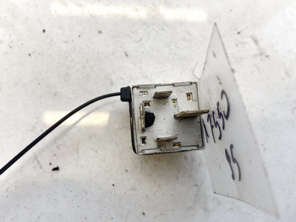 8d0951253 used Relay module Volkswagen Passat 1999 1.9L - EIS01507679 ...