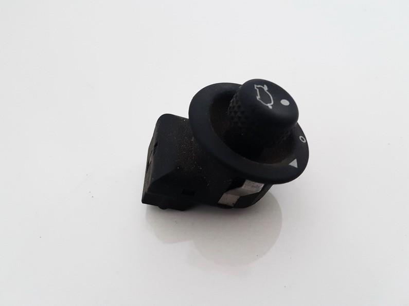 93BG17B676BA USED Wing mirror control switch (Exterior Mirror Switch ...