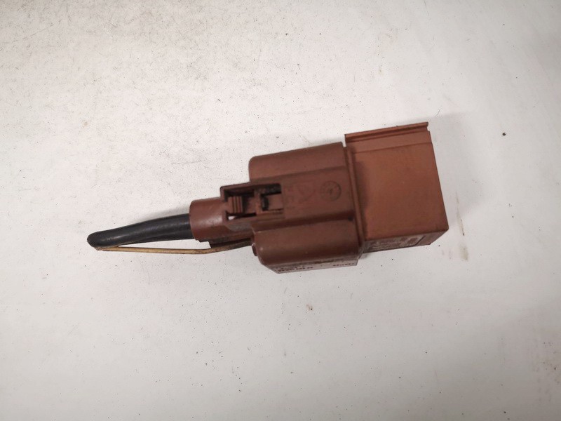 17325003001 used Fuel Pump Relay Citroen C5 2008 2.0L - EIS01557693 ...