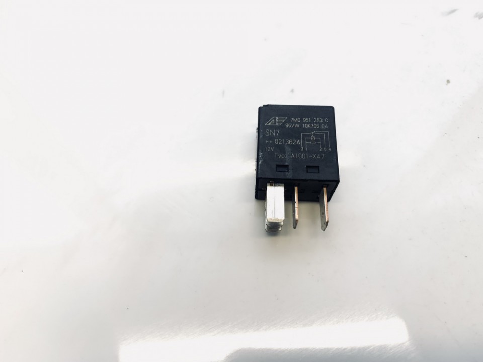 7m0951253c 95vw10k705ea Relay module Ford Galaxy 2002 1.9L ...