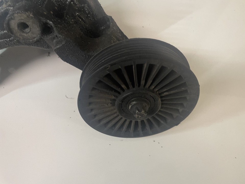 24401737 used Engine Mount Bracket and Gearbox Mount Bracket Opel ...