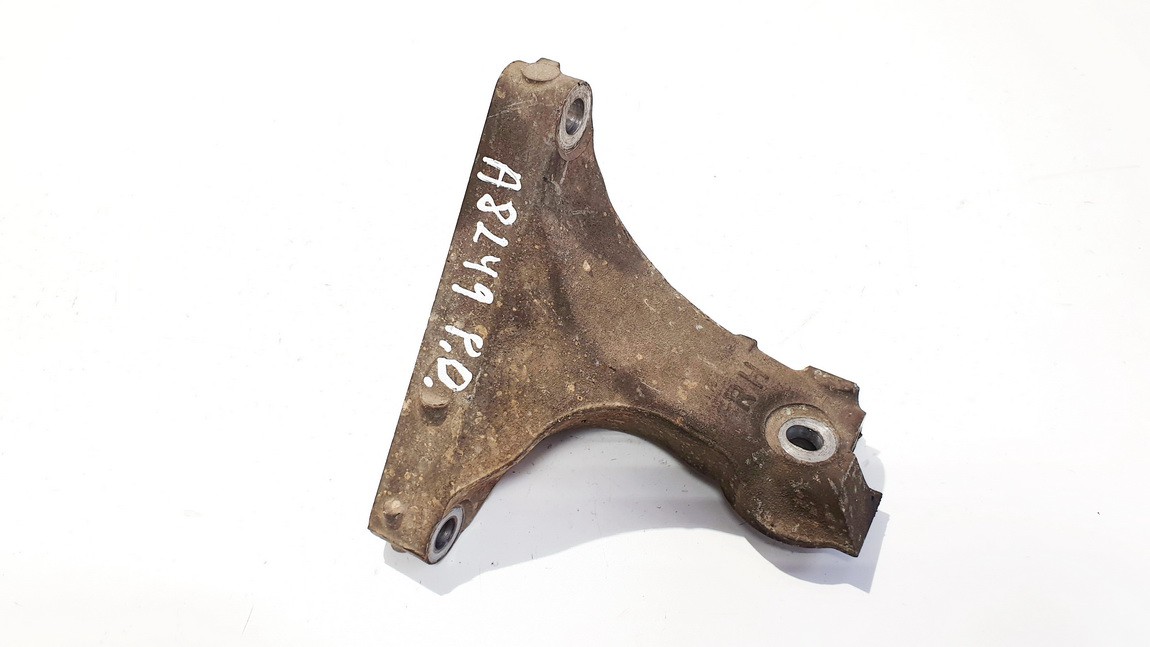 used used Engine Mount Bracket and Gearbox Mount Bracket Subaru Legacy ...