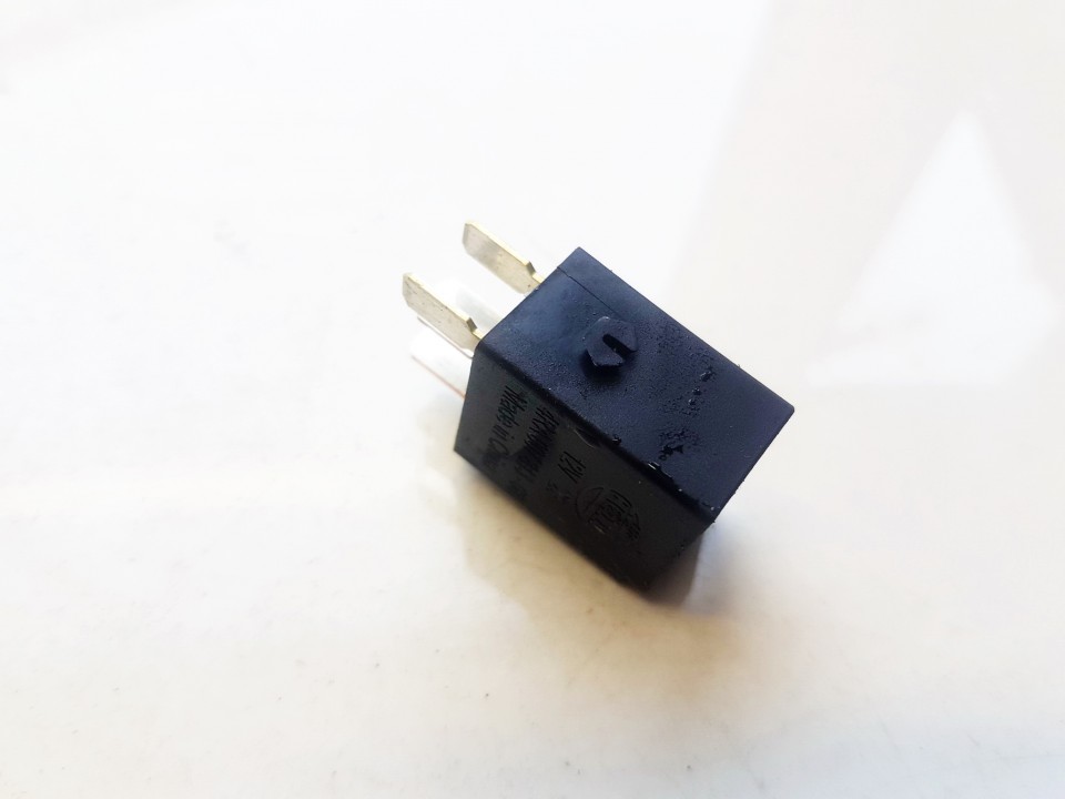 A0025428319 Mercedes-Benz C-CLASS 2010 Relay module | EuroImpex
