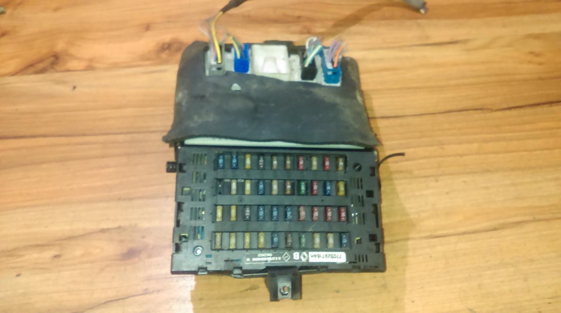 7703297184H Renault Megane 1996 Fuse box | EuroImpex